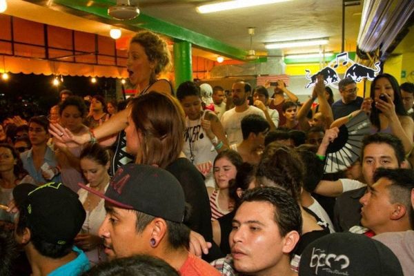 Watch: Richie Hawtin & Dubfire Play Surprise Set in a Taquería - EDMTunes Watch: Richie Hawtin & Dubfire Play Surprise Set in a Taquería - EDMTunes